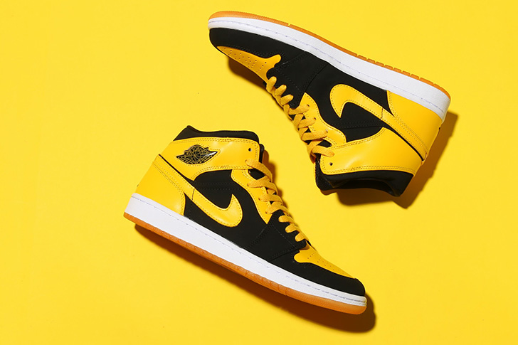 ナイキから、2007年にリリースされたBMPパックで知られるAIR JORDAN 1 MIDが復刻 - Sneaker Resource
